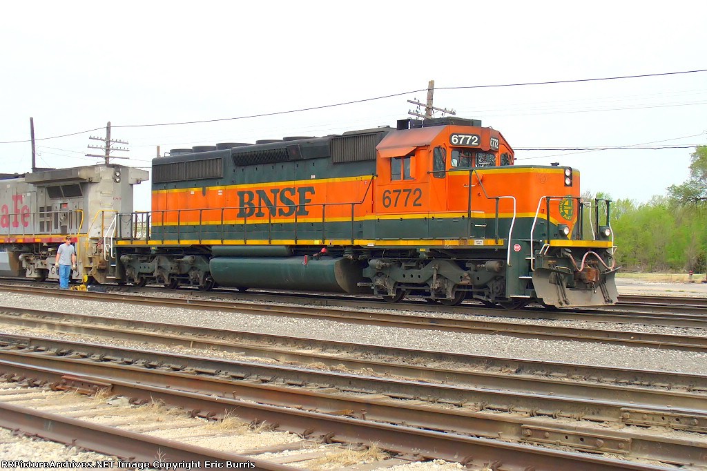 BNSF 6772 eastbound